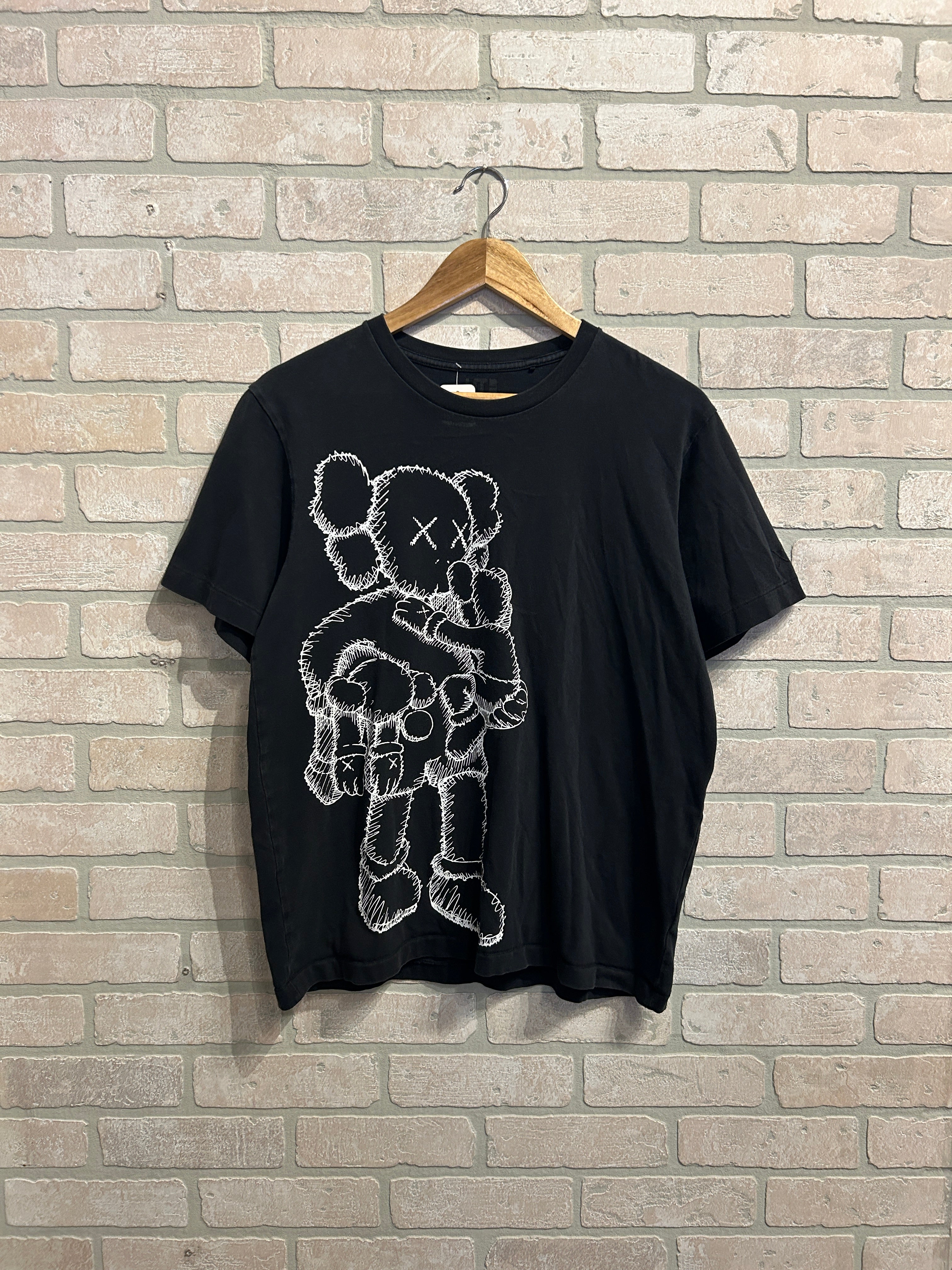 Kaws Tee – Looney Soul